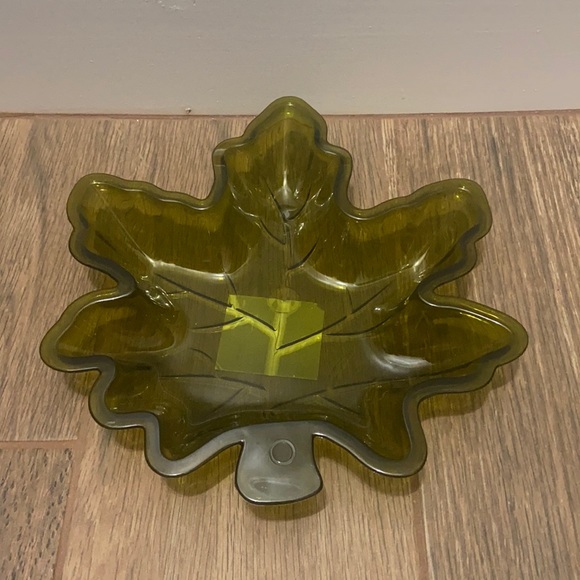 Dining | Leaf Shaped Plastic Serving Dishtray | Poshmark